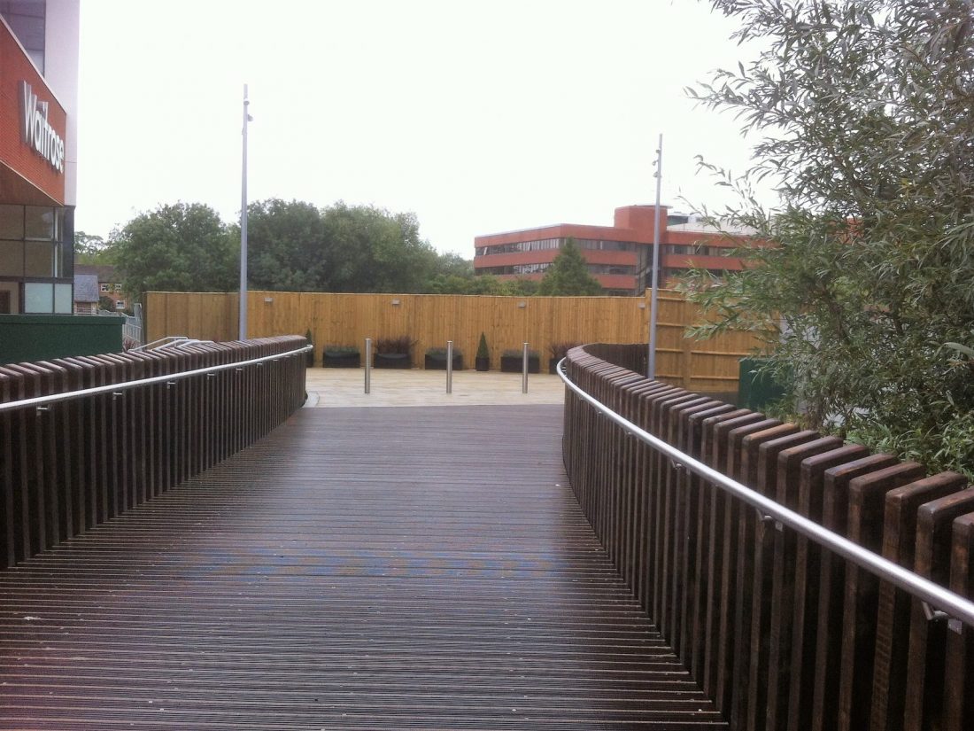 Bespoke Parapets - Sarum Hardwood Structures, Timber Bridges ...