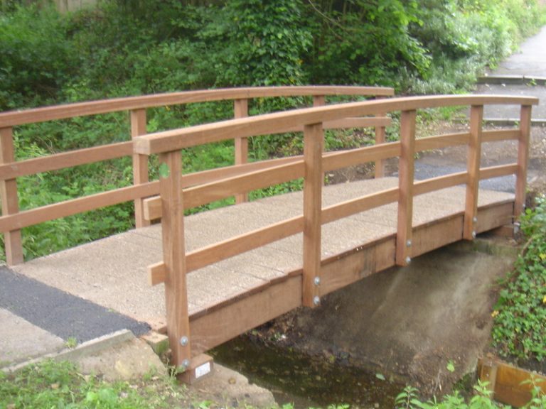 Bridge Parapets - Sarum Hardwood Structures, Timber Bridges, Boardwalks ...