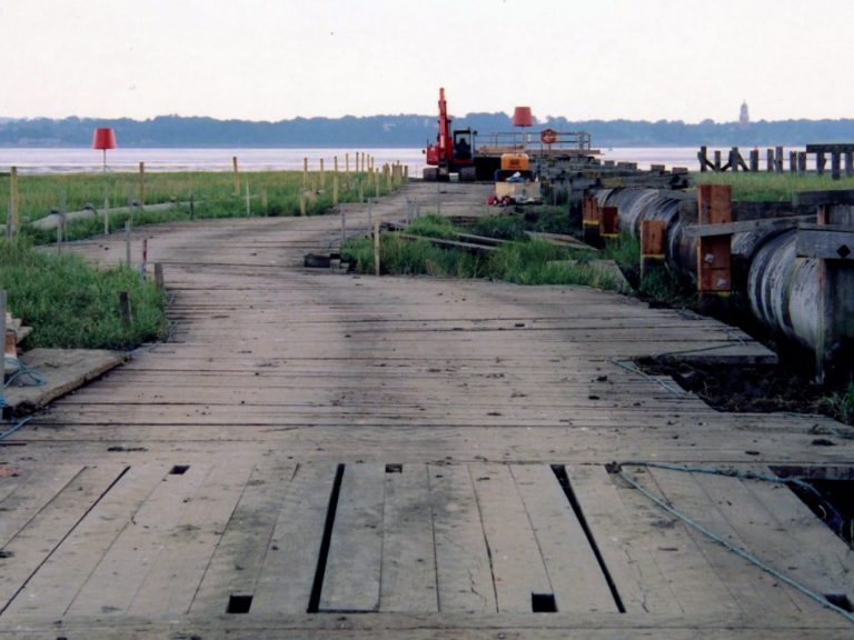 Mat & Timber Services - Sarum Hardwood Structures, Timber Bridges ...