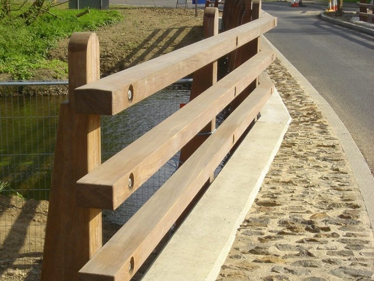 N1 Vehicle Parapets - Sarum Hardwood Structures, Timber Bridges ...