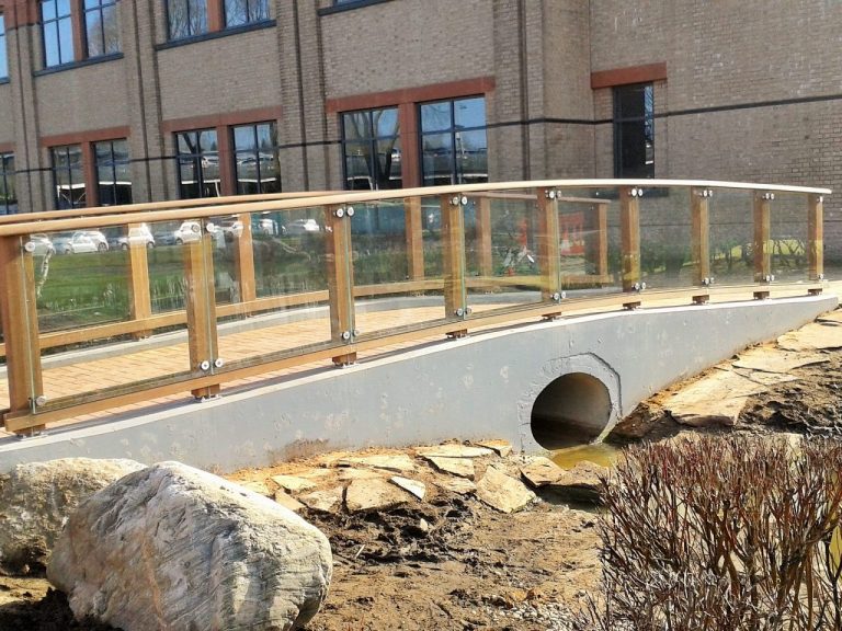 Bespoke Parapets - Sarum Hardwood Structures, Timber Bridges ...