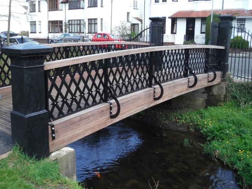 Bespoke Parapets - Sarum Hardwood Structures, Timber Bridges ...