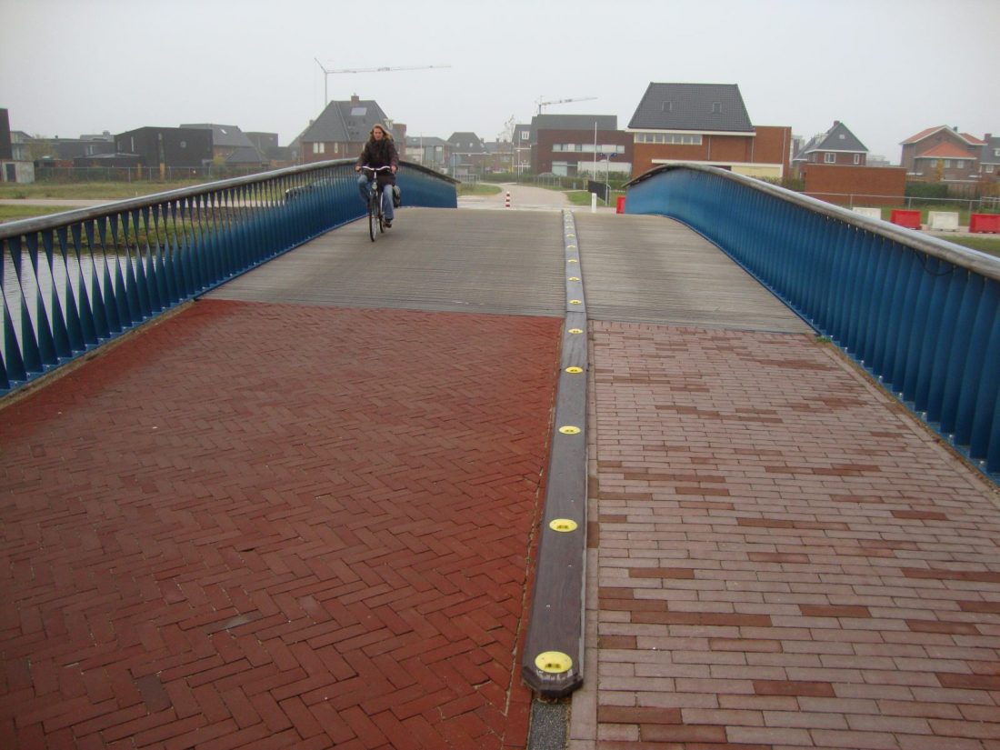 Steel Bridges - Sarum Hardwood Structures, Timber Bridges, Boardwalks ...